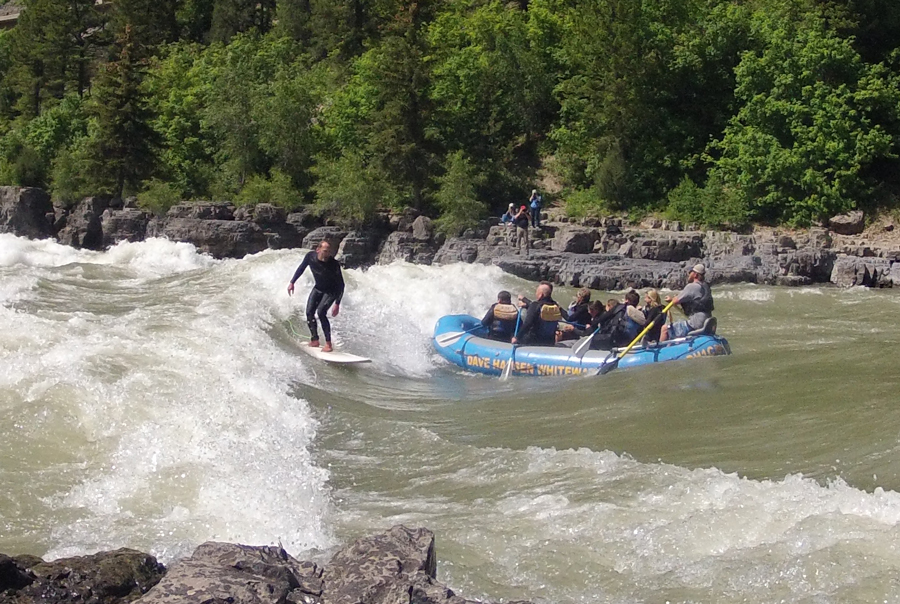 How to surf Lunch Counter rapid on the Snake River - Matador Network