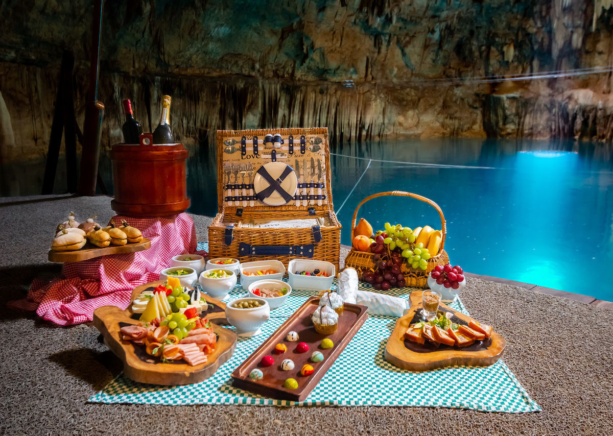 Gourmet lunch in Mexican cenote