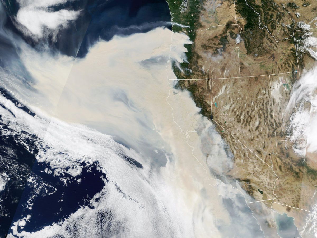 NASA satellite captures wall of smoke from fires in California and Oregon